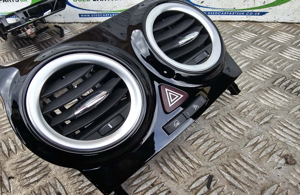 Vauxhall Corsa D SRI Centre Dash Air Vents Black | Used Car Parts UK
