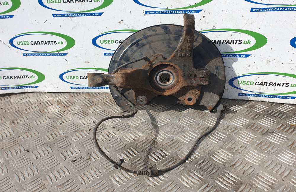 Vauxhall Meriva B wheel hub 1.4 front right | Used Car Parts UK