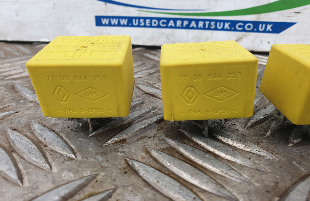 Vauxhall Movano van yellow relay 7700844253 | Used Car Parts UK