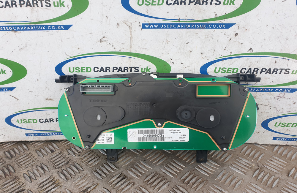 Vauxhall Vivaro MK1 speedo clocks P8200961820 C | Used Car Parts UK