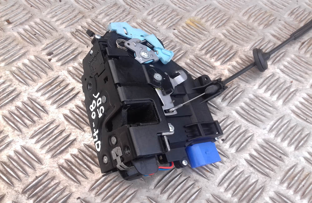 VW Golf MK5 door lock motor 3D2837015K | Used Car Parts UK