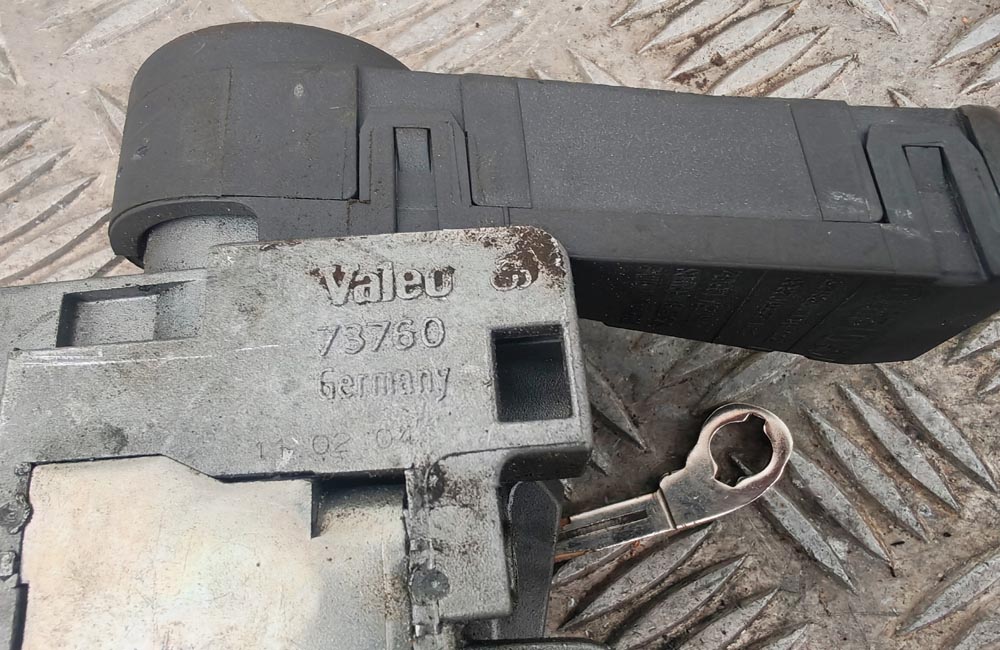 Volvo XC90 MK1 Ignition Barrel And Key Valeo 73750 | Used Car Parts UK