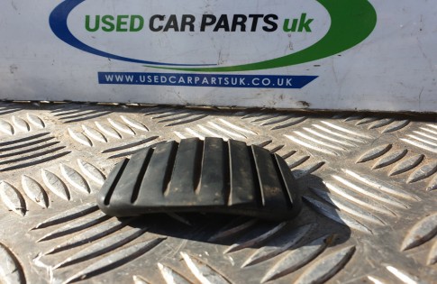 Renault Clio MK4 brake pedal rubber cover | Used Car Parts UK